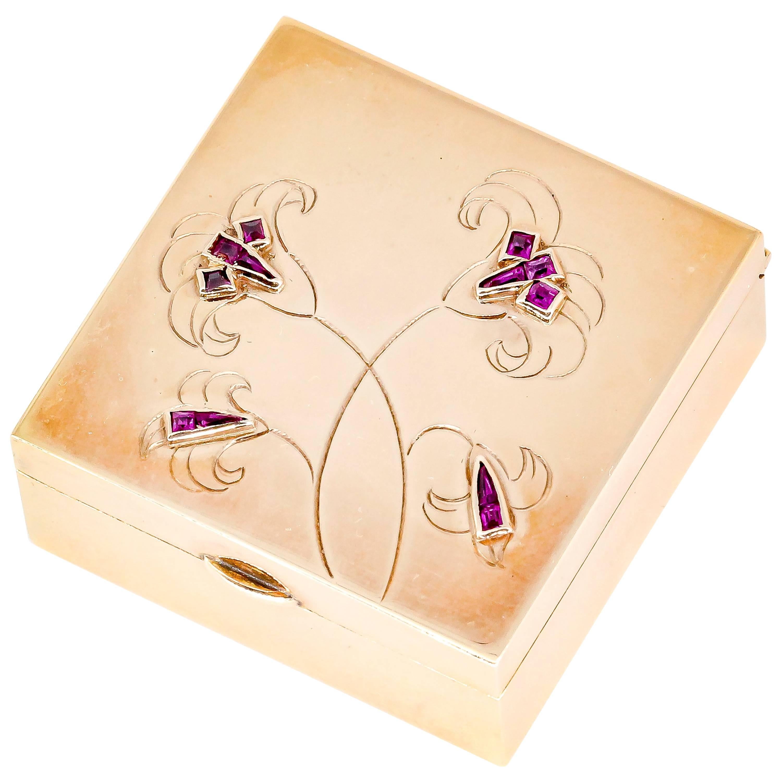 Van Cleef and Arpels Ruby and Rose Gold Pill Box at 1stDibs | van cleef box