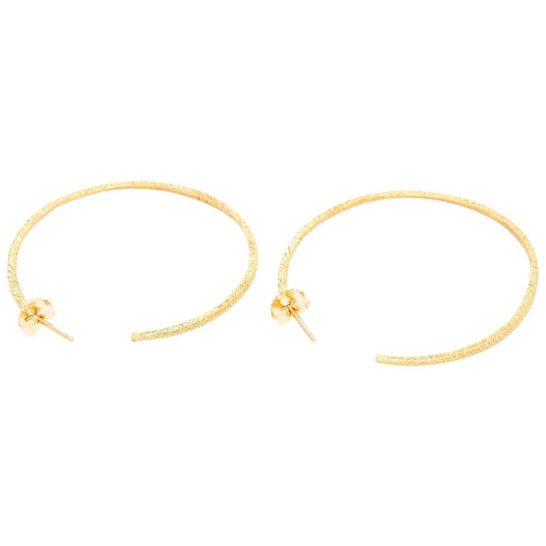 18 Karat Yellow Gold Hammered Earring Hoops For Sale at 1stDibs