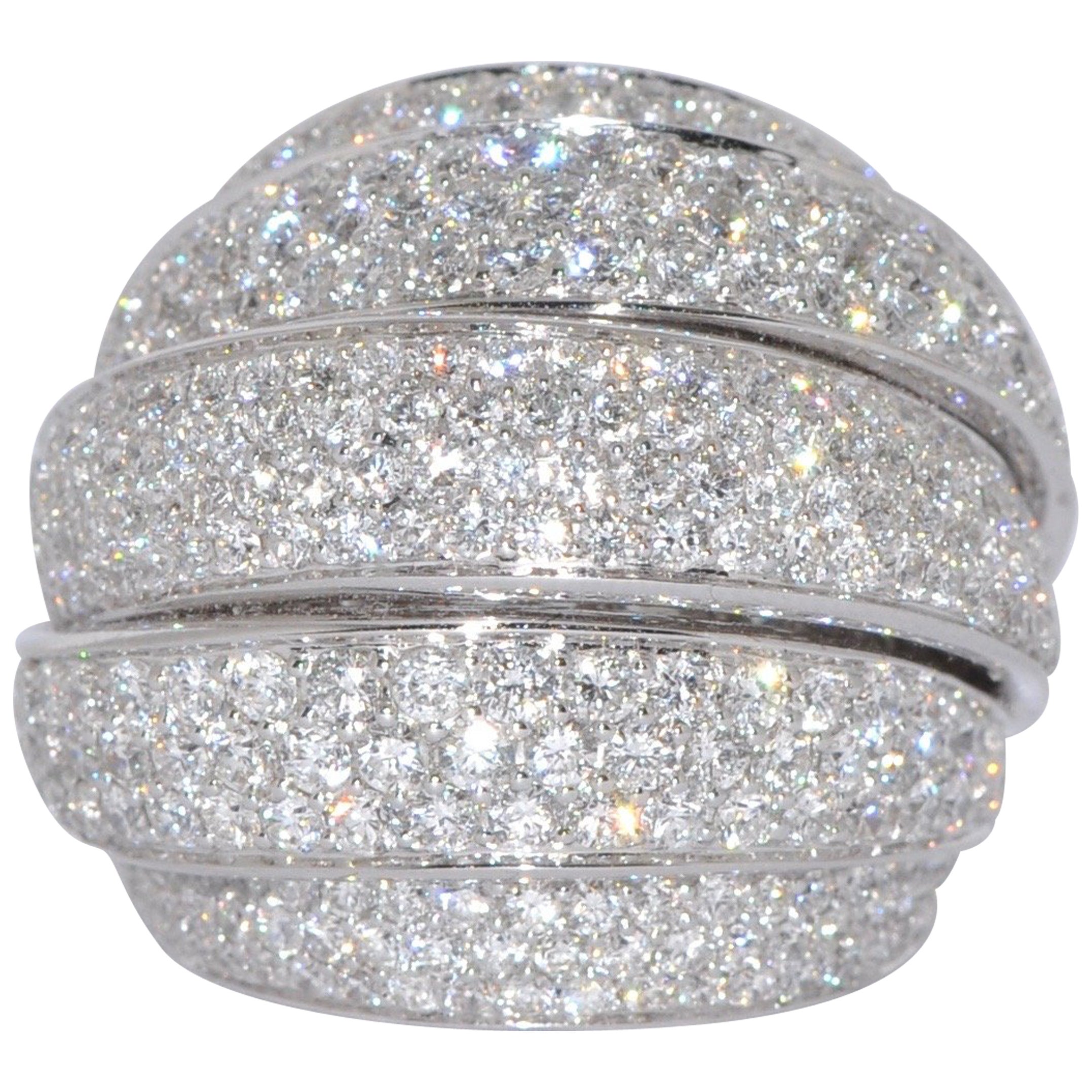 Bold Oval Diamond Gold Ring For Sale at 1stDibs