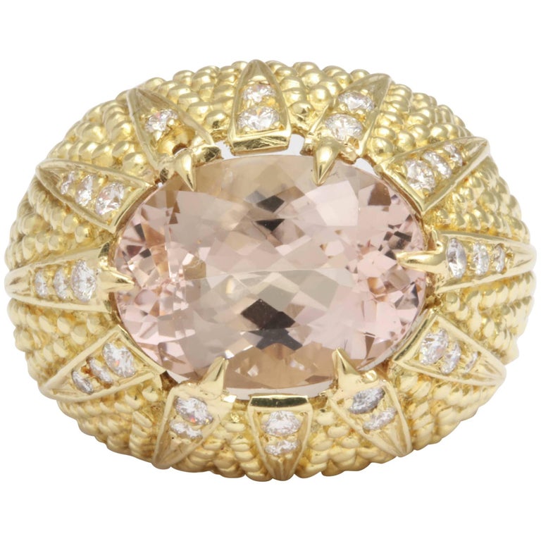 Morganite Oval Stone in Diamond Mounting For Sale at 1stDibs