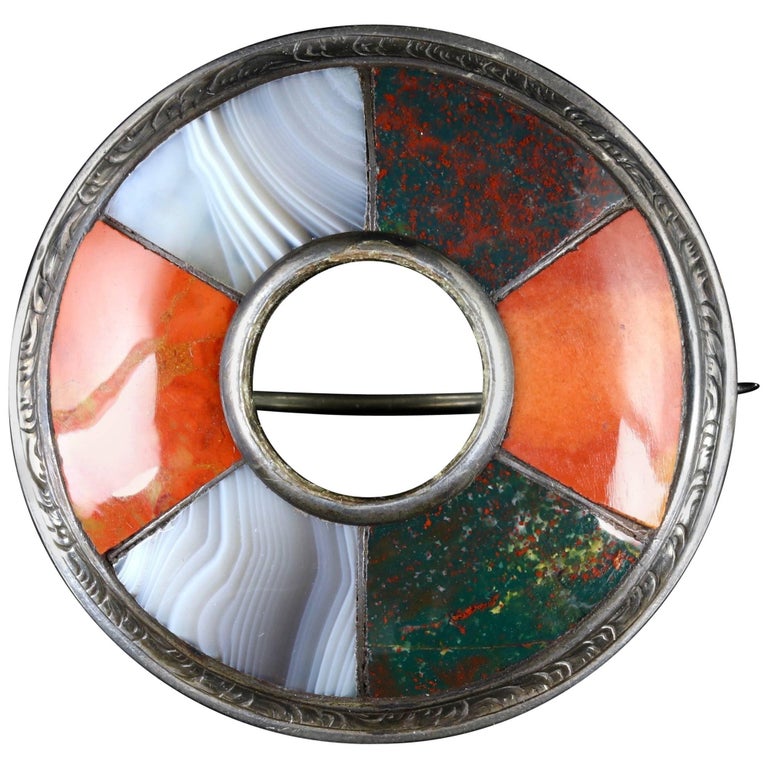 Antique Victorian Scottish Agate Brooch, circa 1860 For Sale at 1stDibs