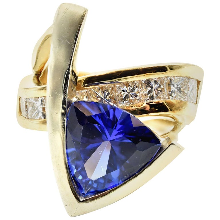 3.50 Carat Trillion Cut Tanzanite Fashion Ring with Princess Cut ...
