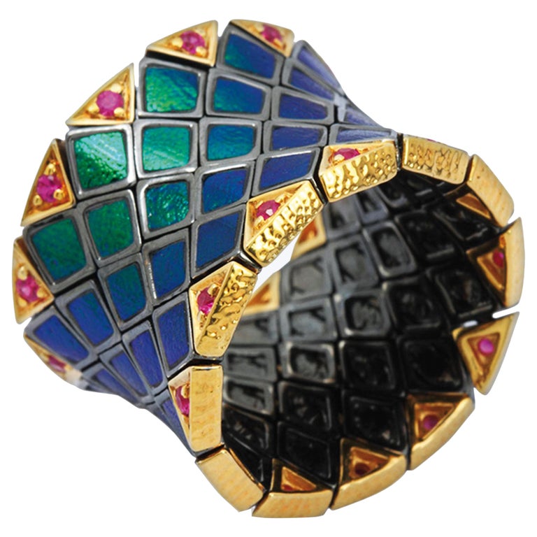 Pink Sapphire Scarab 18 Karat Gold Flexible Ring For Sale at 1stDibs