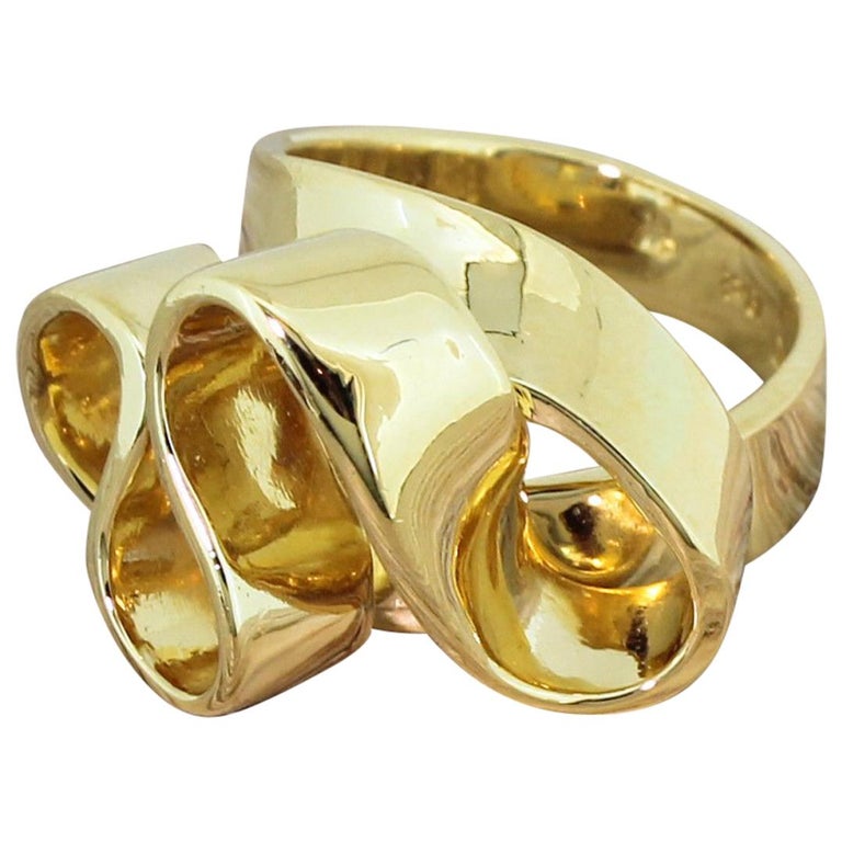 Avant Garde 18 Karat Yellow Gold Ribbon Ring, Dated 1972 For Sale at ...