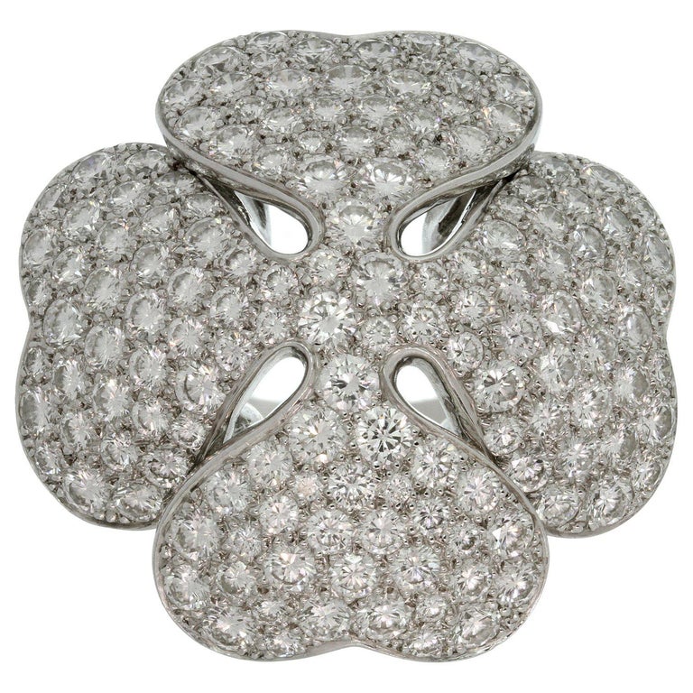 Cartier Anniversary Edition 10 Carat Diamond White Gold Clover Ring For ...