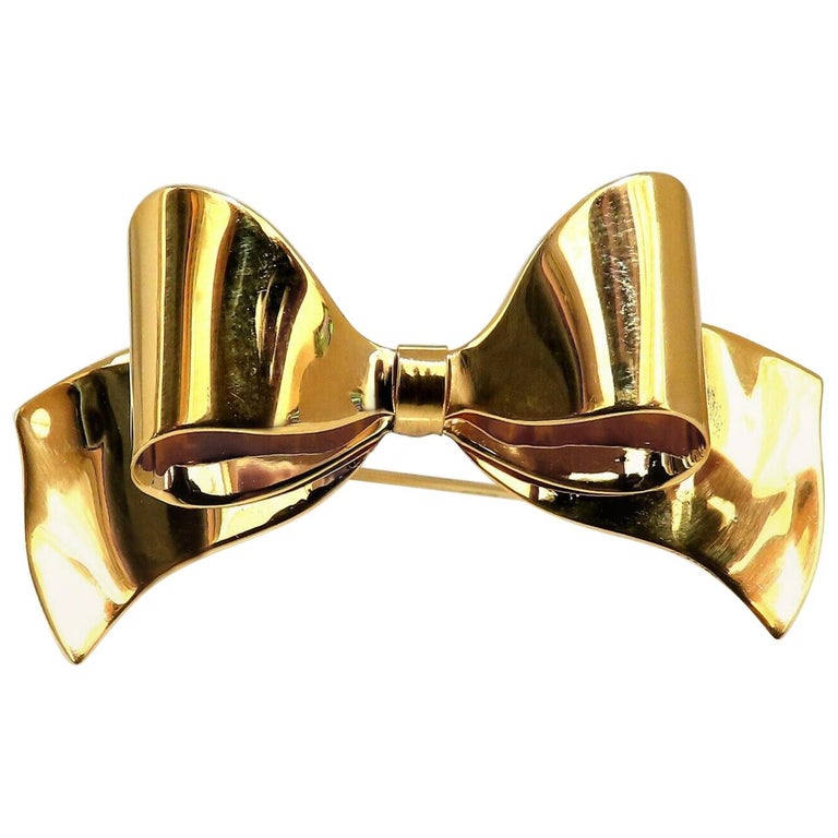 Ribbon Crest 3D Gold Bow Ribbon Pin 14 Karat For Sale at 1stDibs