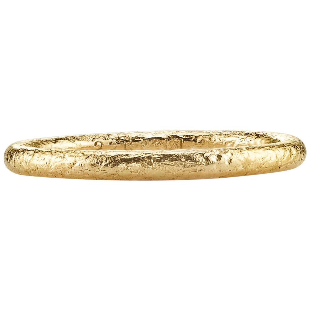 Handcrafted Moval Cobblestone Ring in 18K Yellow Gold by Single Stone For Sale at 1stDibs