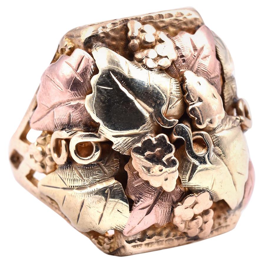Black Hills Gold 10 Karat Tri-Tone Medium Grape Leaf Ring at 1stDibs