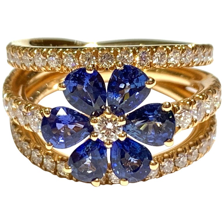 Crivelli Diamond and Sapphire Ring Flower Shape For Sale at 1stDibs