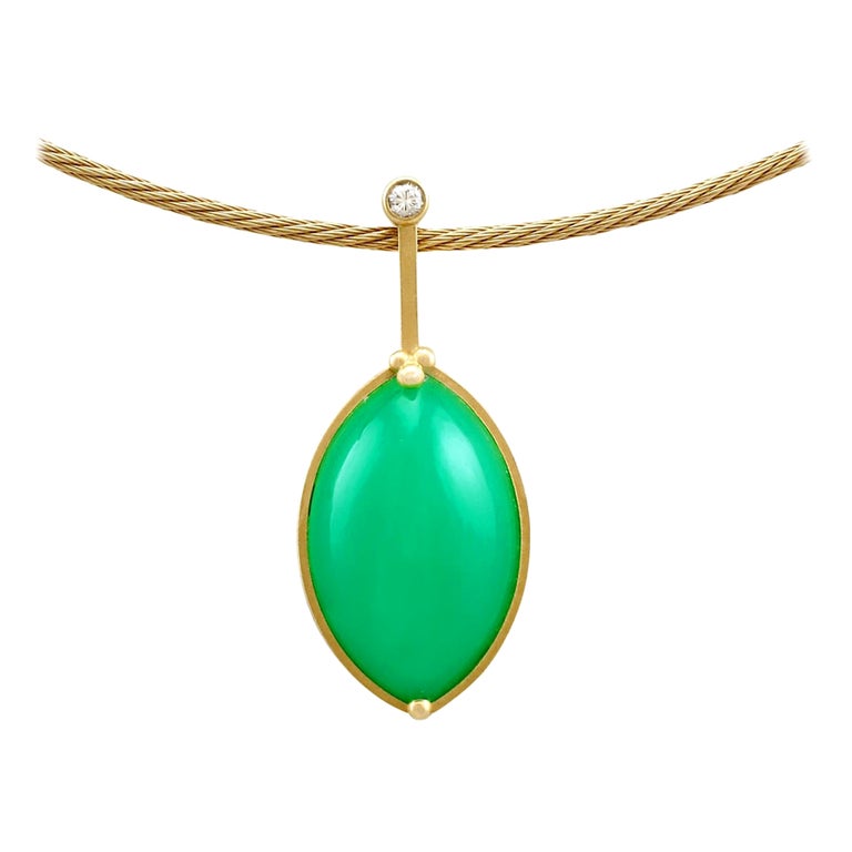 1970s Italian 21.30 Carat Chrysoprase and Diamond Yellow Gold Necklace ...