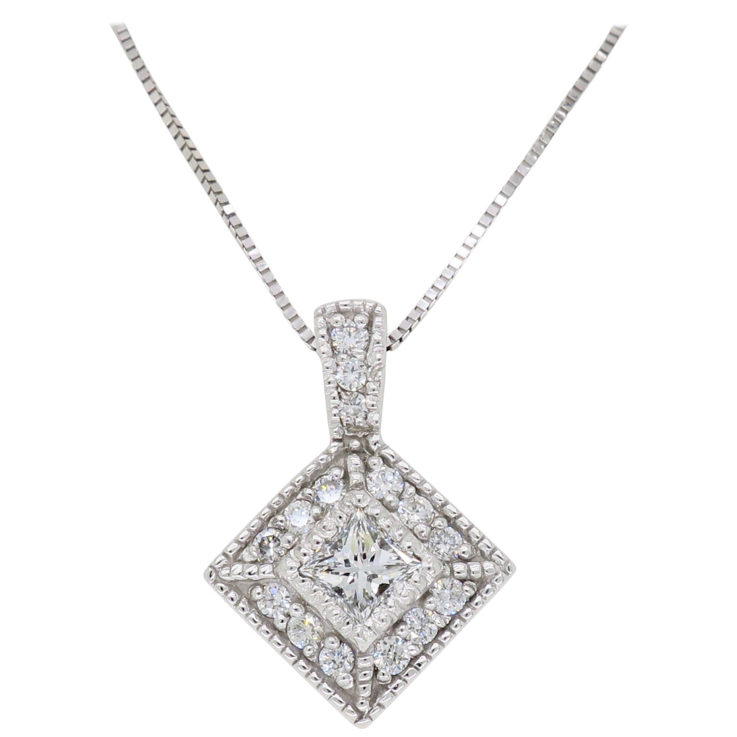 Kite Set Diamond Pedant Necklace For Sale at 1stDibs