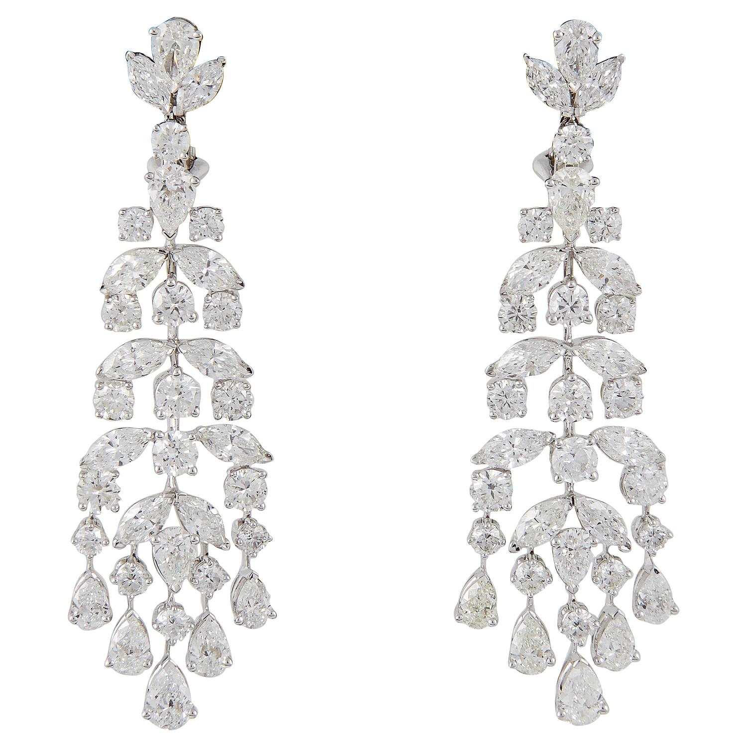 Classic Diamond Gold Chandelier Earrings For Sale at 1stdibs Classic Diamond Gold Chandelier Earrings For Sale at 1stdibs