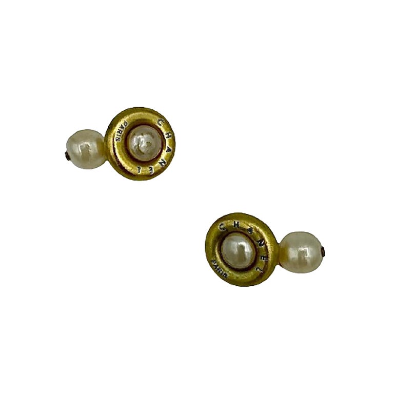CHANEL Vintage Cufflinks in Gilt Metal and Pearl For Sale at 1stDibs