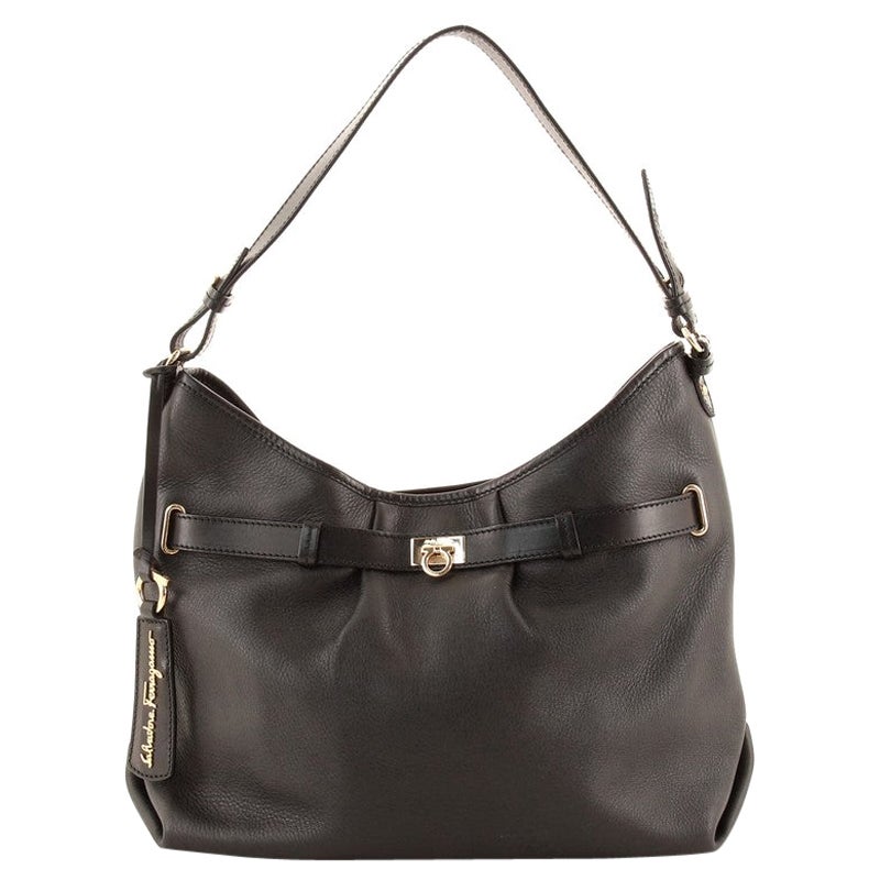 Salvatore Ferragamo Gancini Gürtel Hobo Leder Medium bei 1stDibs