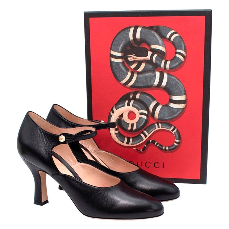 Gucci Black Leather Pearl Buckle Mary Jane Heeled Pumps For Sale at 1stDibs
