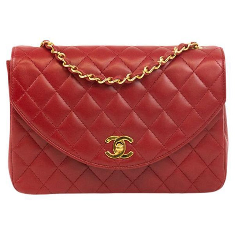 CHANEL, Vintage Shoulder Bag in red leather For Sale at 1stDibs