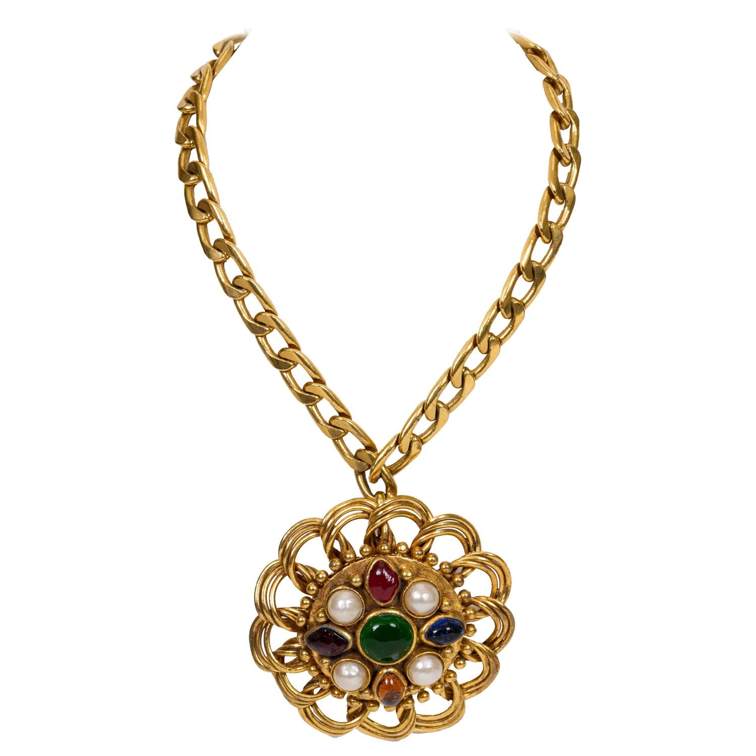 1970s Oversize Chanel Pendant Choker Necklace at 1stdibs