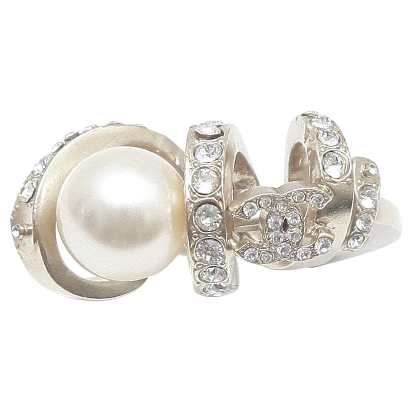Chanel Rotating faux Pearl Ring For Sale at 1stDibs