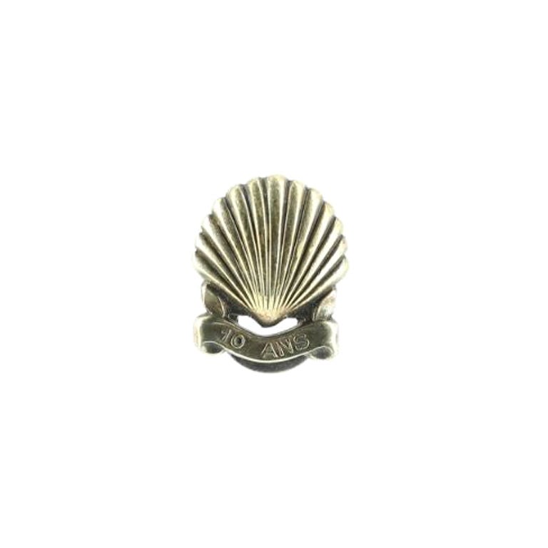 Cartier 10 Years Anniversary Shell Pin For Sale at 1stDibs