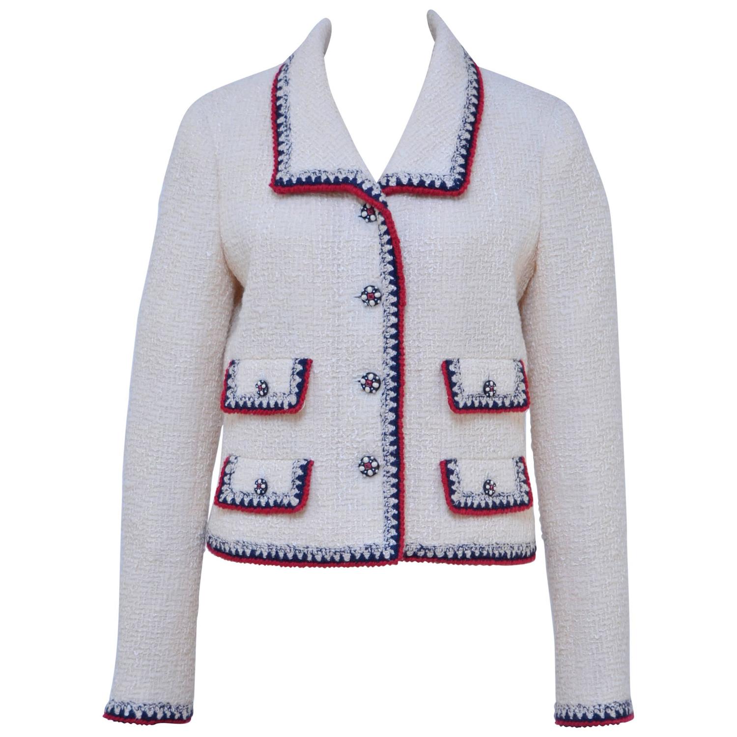 Iconic CHANEL Ecru Color Boucle Jacket '06 NEW 40 For Sale at 1stdibs