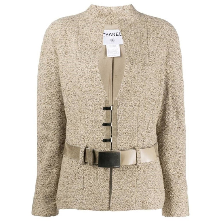 90s Chanel Vintage beige bouclè wool fitted jacket with logoed belt at ...