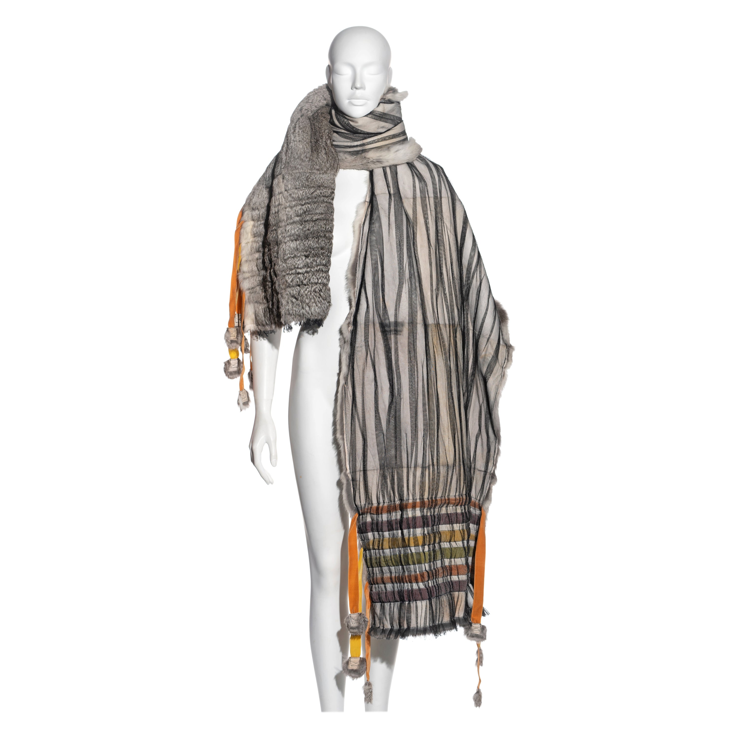 Alber Elbaz for Yves Saint Laurent Autumn-Winter 1999 fox fur capelet ...