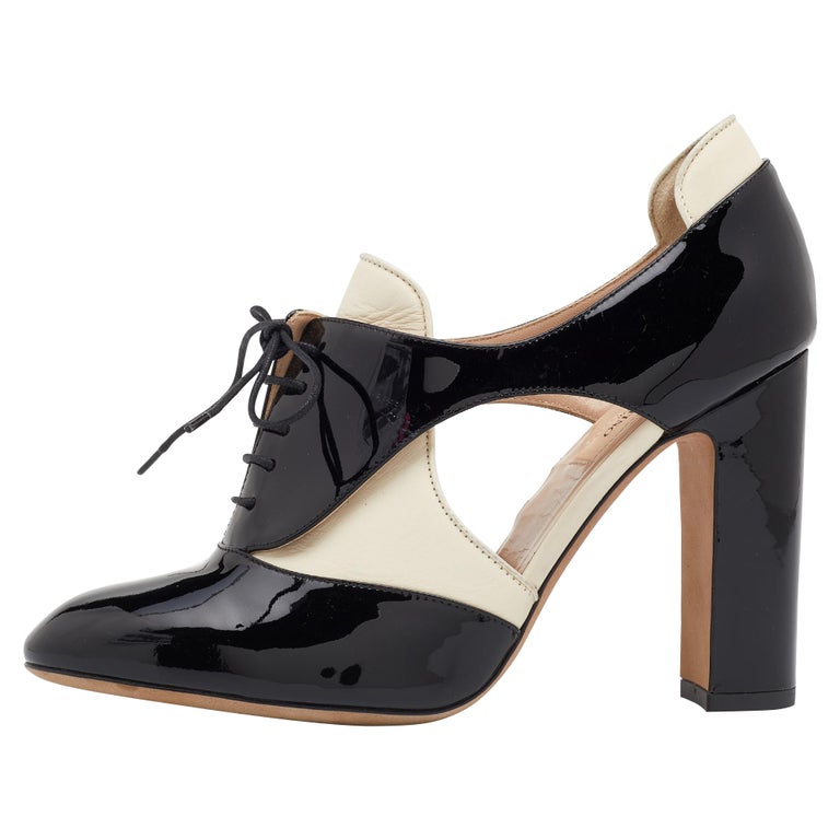 Valentino Black/Cream Patent and Leather Lace Up Spectator Pumps Size ...