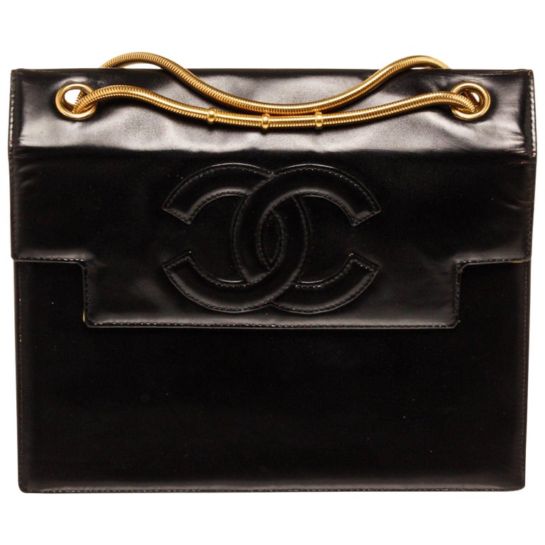 Chanel Black Leather CC Shoulder Bag For Sale at 1stDibs