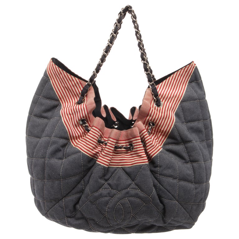 Chanel Red White Coco Cabas GM Stretch Spirit Shoulder Bag For Sale at ...