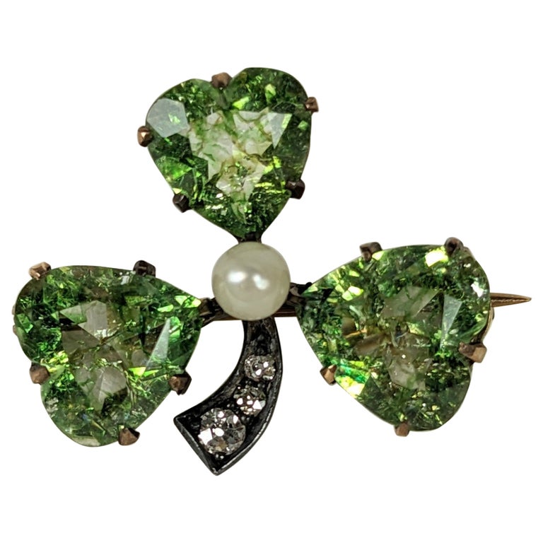 Victorian Crackle Glass Diamond Clover For Sale at 1stDibs