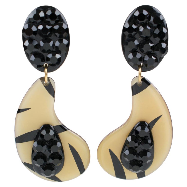Dangle Jeweled Lucite Clip Earrings Black and Custard For Sale at 1stDibs