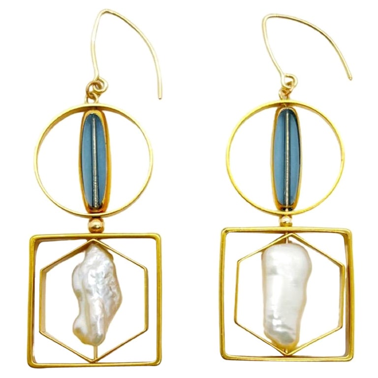 Gray Oblong Shape x Pearl Geometric Earrings For Sale at 1stDibs