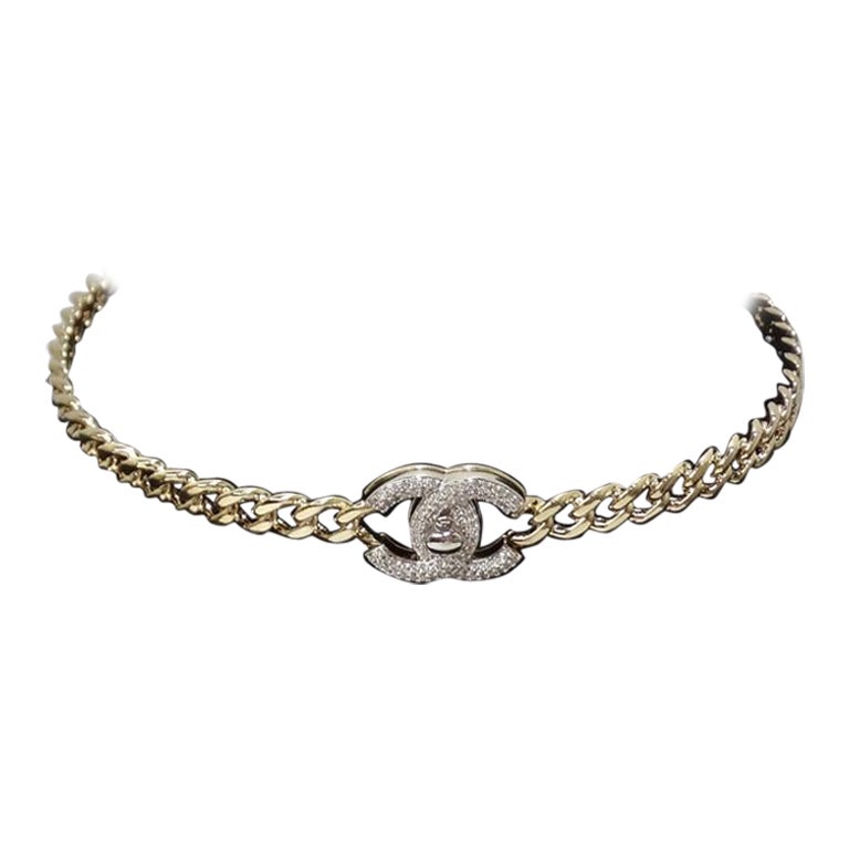 Chanel 2022 Strass Interlocking 'C' Turn Lock Choker For Sale at 1stDibs