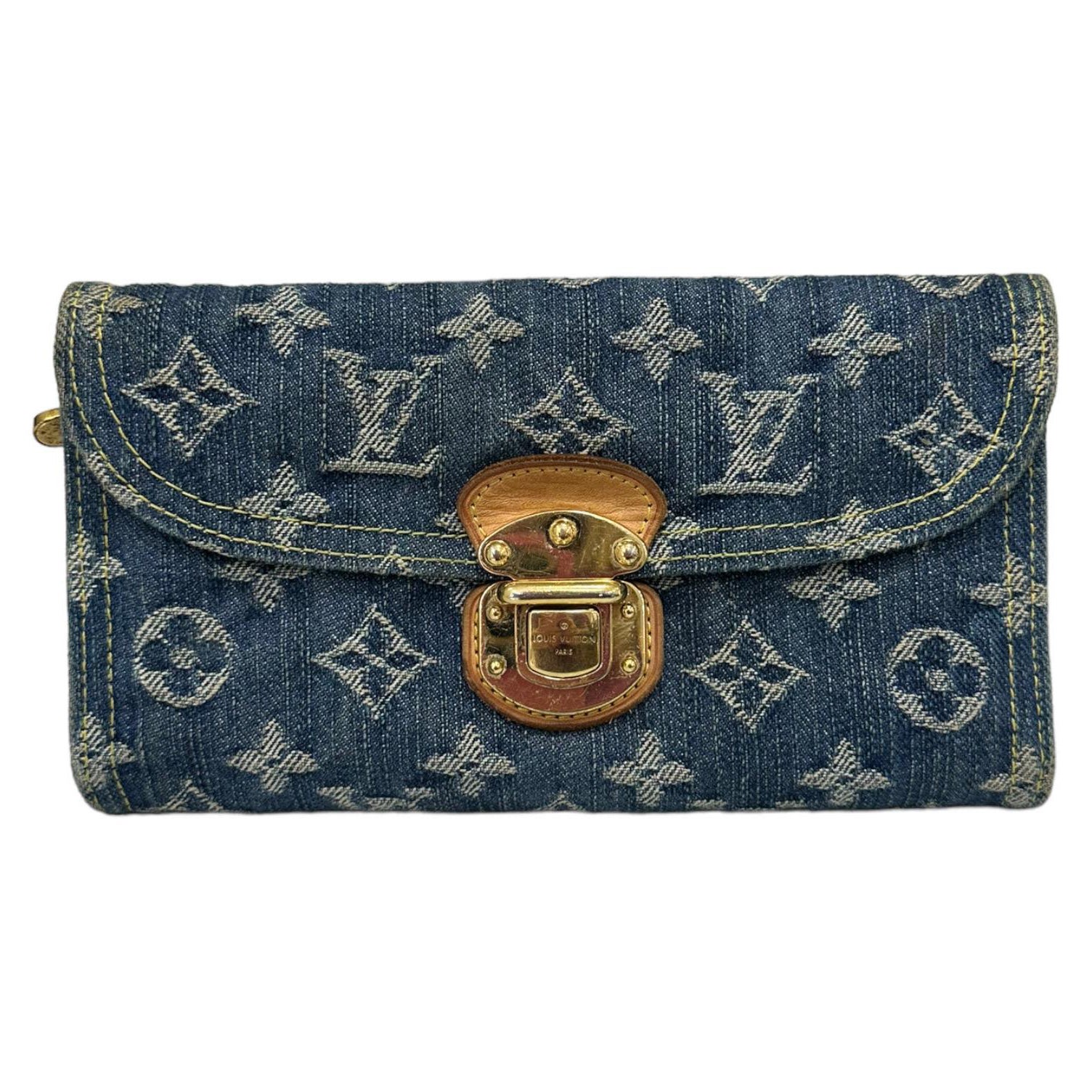 Chanel Louis Vuitton Logo - 16 For Sale on 1stDibs
