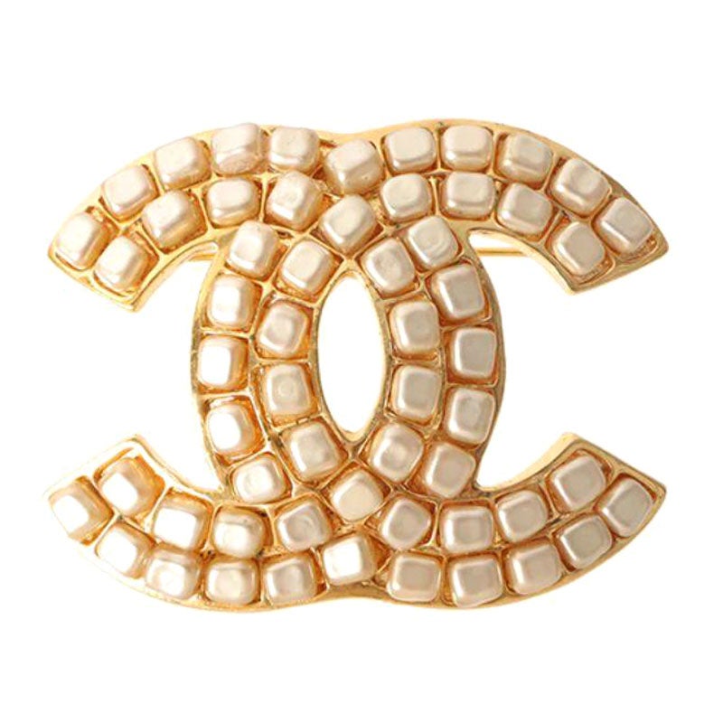 Chanel Round Logo Emblem Design Brooch For Sale at 1stDibs