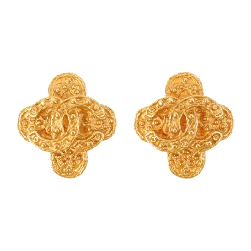 Chanel Clover Motif CC Mark Plate Earrings, 1994 For Sale at 1stDibs