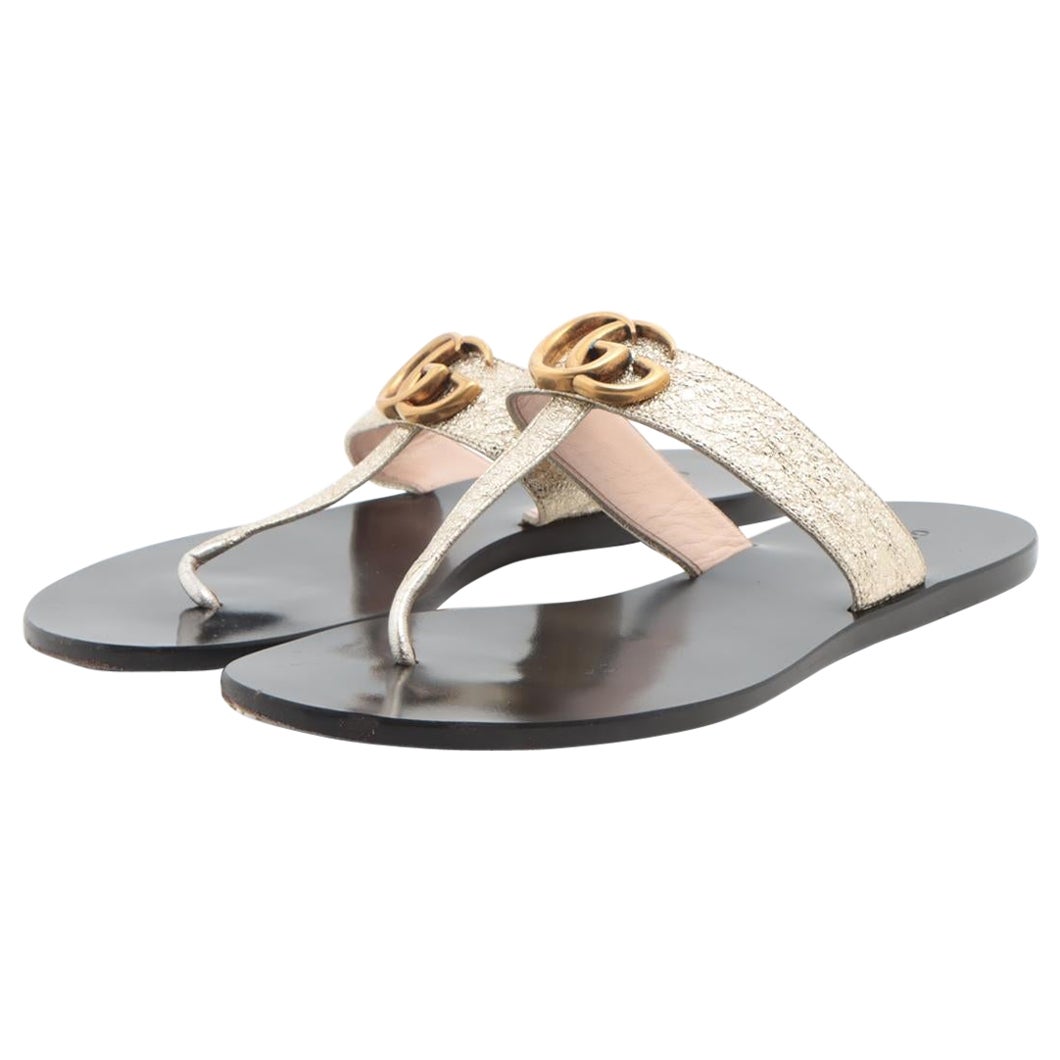 Gucci Marmont GG Logo Patent Leather Thong Flat Sandals Black x Gold ...