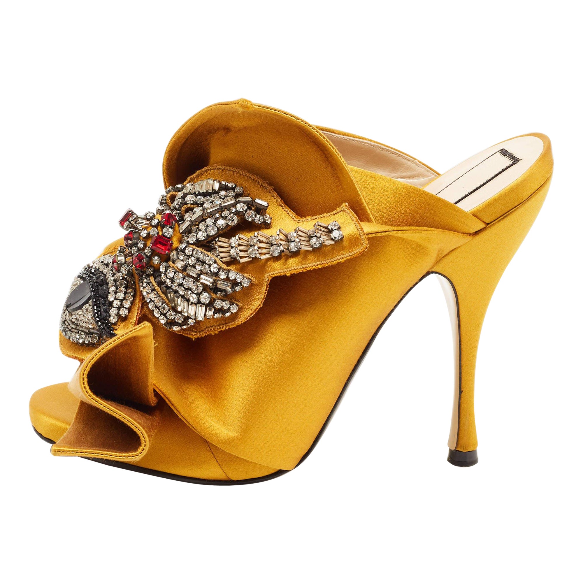 Nº21 Yellow Satin Crystal Knot Mules Size 38.5 For Sale at 1stDibs