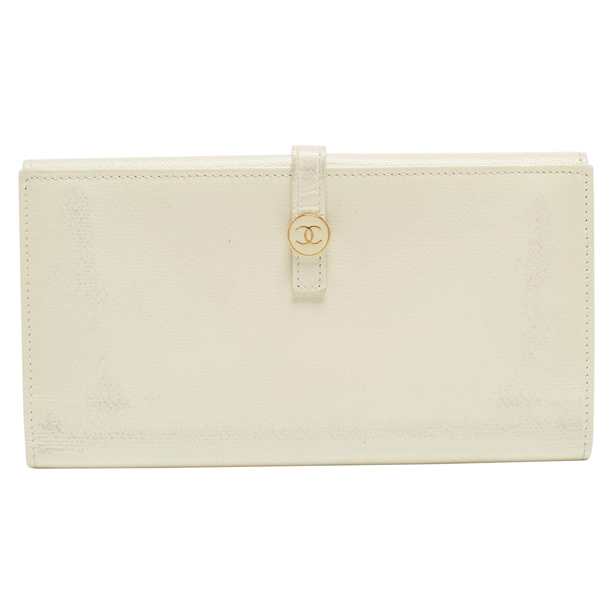 Chanel White Leather CC Flap French Continental Wallet For Sale at 1stDibs