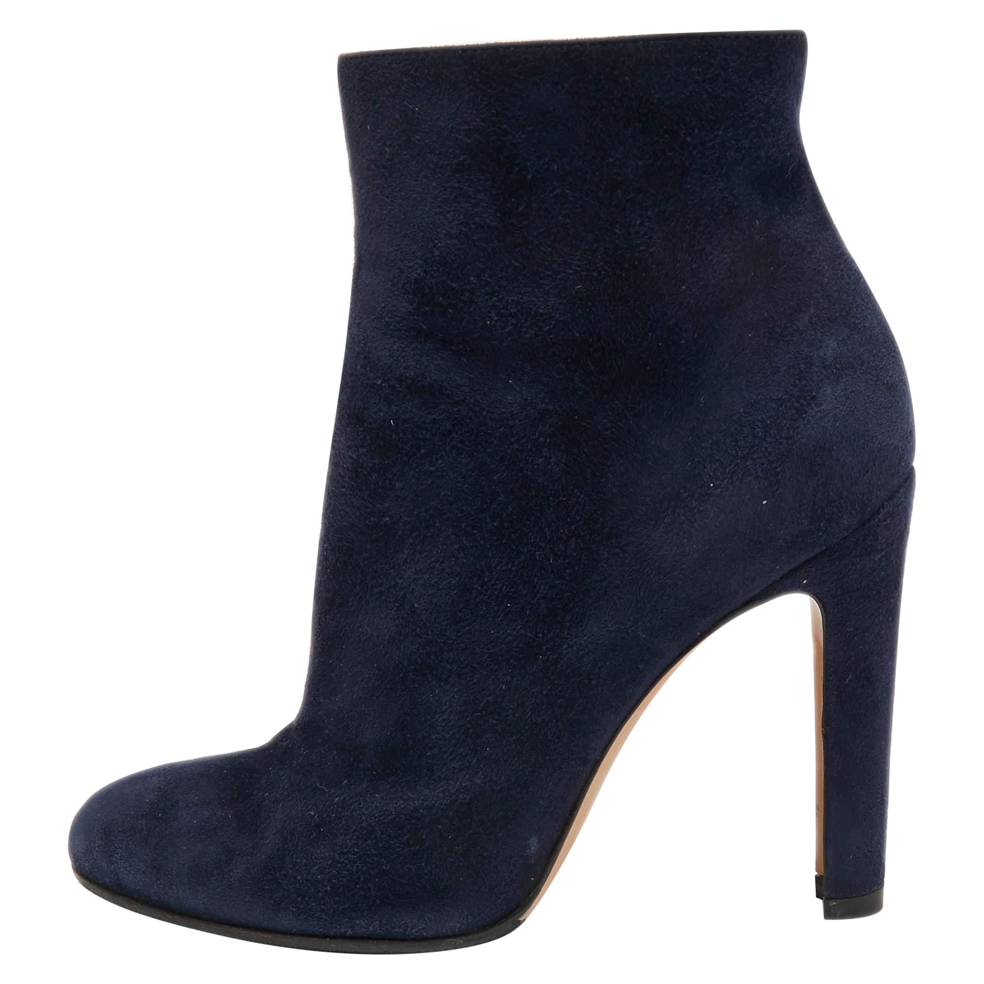 Gianvito Rossi Navy Blue Suede Ankle Booties Size 37 For Sale at 1stDibs