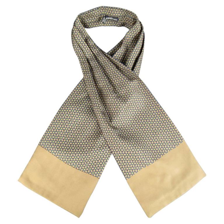 Vintage HERMES Taupe and Navy Interlock Star Pattern Silk Ascot at ...