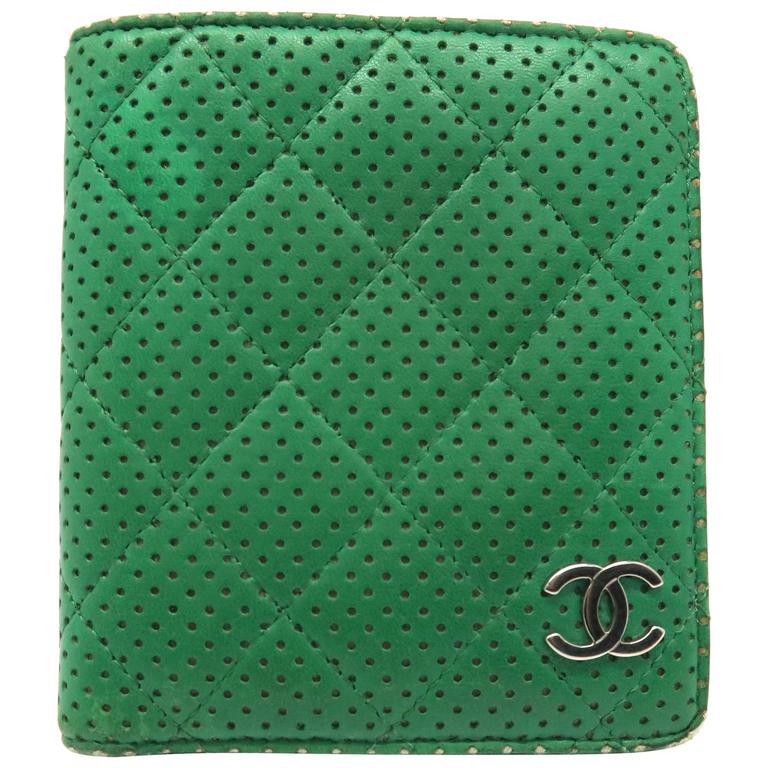 Chanel Green Calfskin Leather Bifold Wallet For Sale at 1stDibs