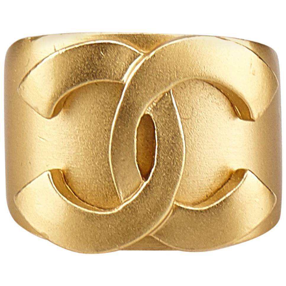 Chanel Gold Toned Metal "CC" Ring at 1stDibs