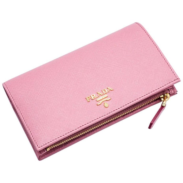 Prada Women's Soft Pink Leather Grained Texture Wallet For Sale at 1stDibs