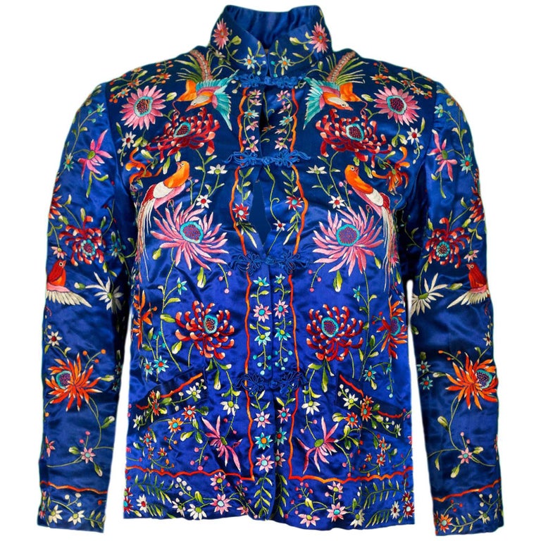 Plum Blossoms Embroidered Blue Silk Jacket Size FR32 For Sale at 1stDibs