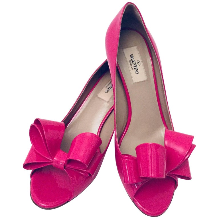 Valentino Fuchsia Patent Leather Peep Toe Low Pumps With Bows at 1stDibs
