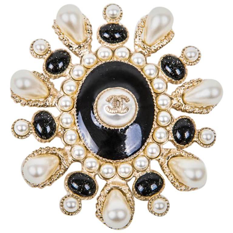 CHANEL Brooch from Paris Cuba Collection in Gilded Metal and Pearls at ...