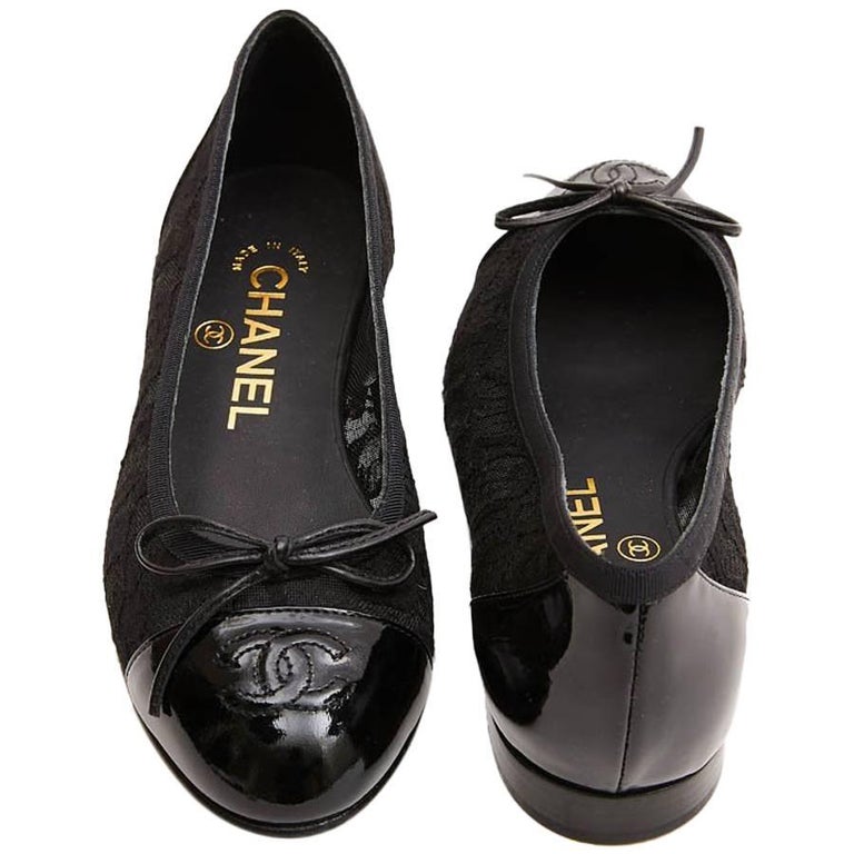 CHANEL Ballerinas in Lace and Black Patent Leather Size 34FR at 1stDibs