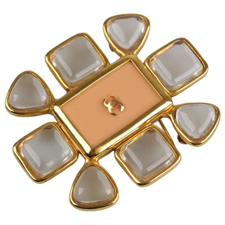 Chanel Vintage 1996 Gold Metallbrosche mit Gripoix-Cabochons im Angebot ...