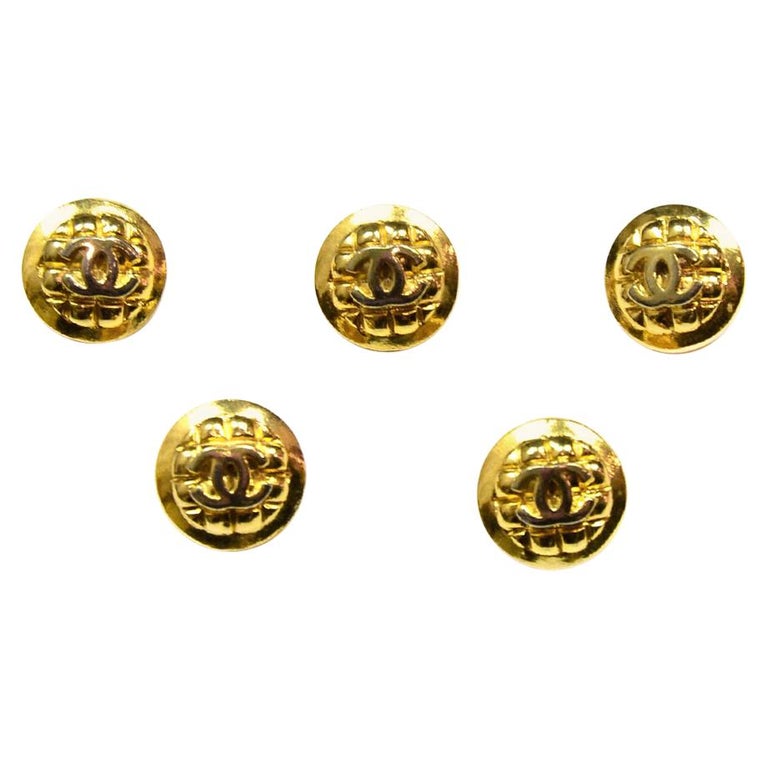 Chanel Goldtone CC Medium Buttons (Set of 5) For Sale at 1stDibs